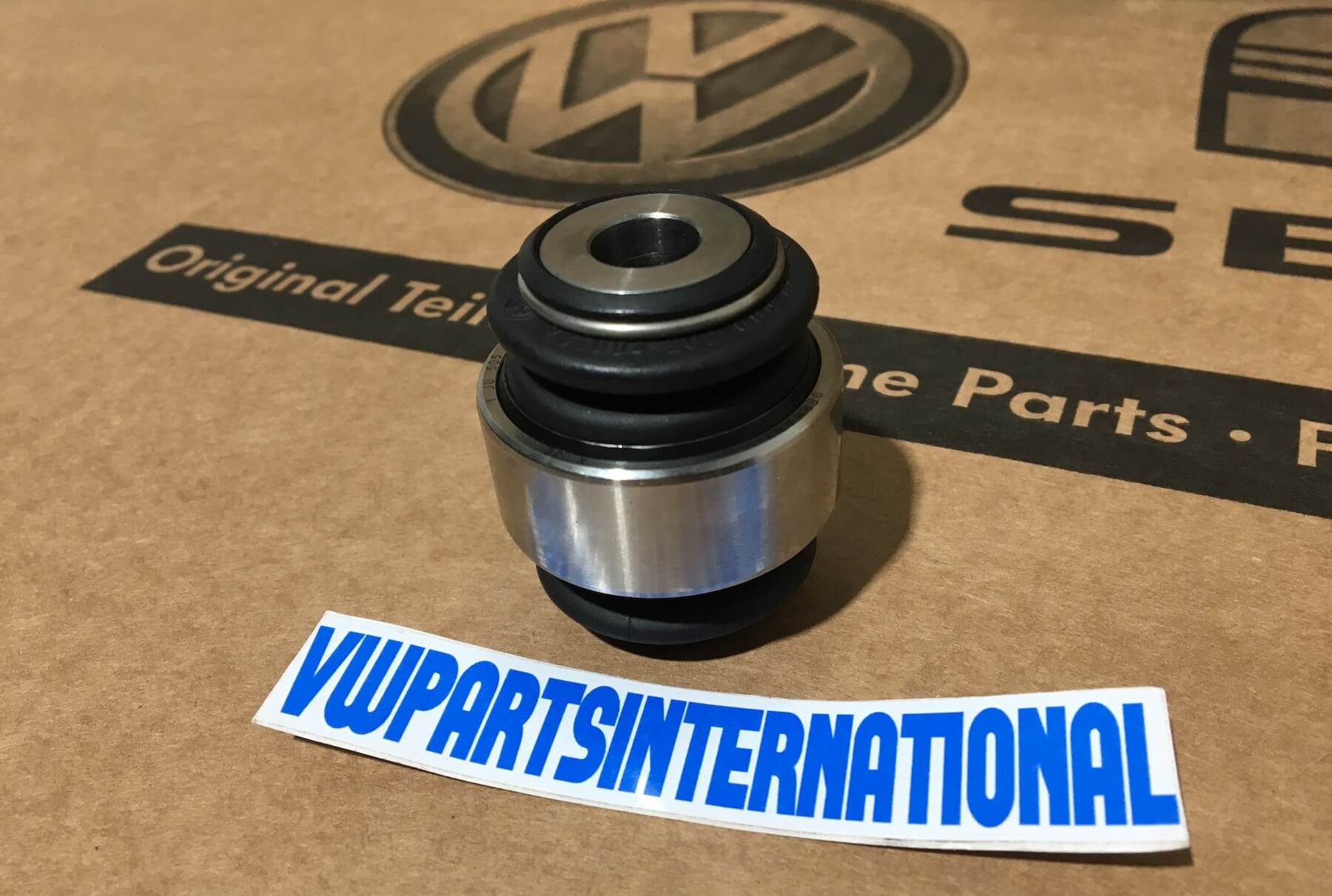 VW Golf MK4 R32 4Motion TT Rear Trailing Arm Tie Arm Lower Bush Genuine