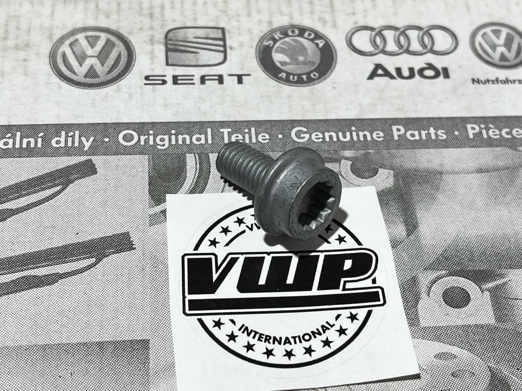 VW Golf MK6 Engine Undertray Under Cover Tray Bolt Screw Fixing New ...